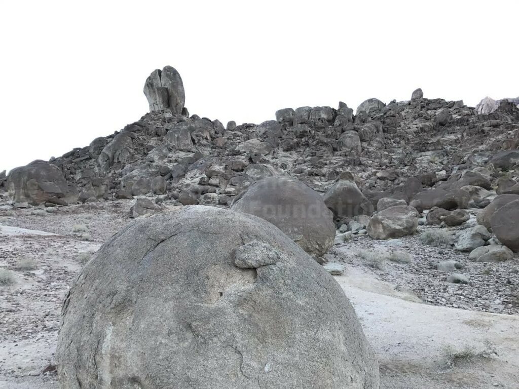 The Split Rock and Battlefield at Rephidim - Doubting Thomas Research